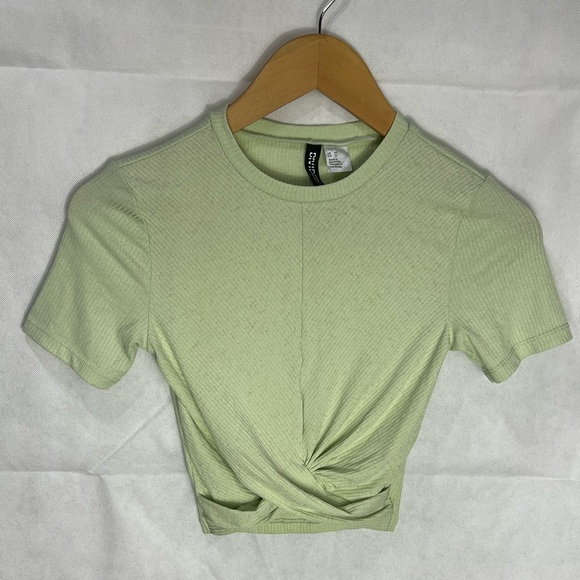 H&M | Tops | Light Green Crop Top | Poshmark